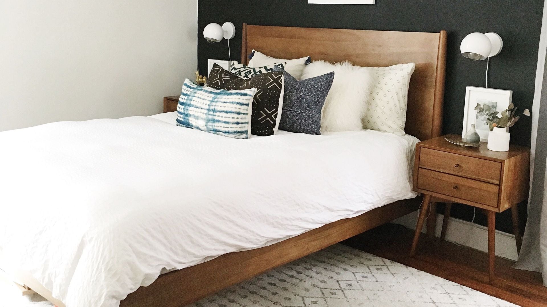 How to Choose the Perfect Bedside Table for Your Bedroom? – Classic ...